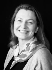 Taina Talja - PunaMusta